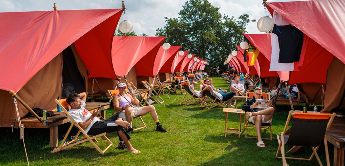Montagoe en Tomorrowland: cómo es y qué tipos de alojamiento ofrece ...
